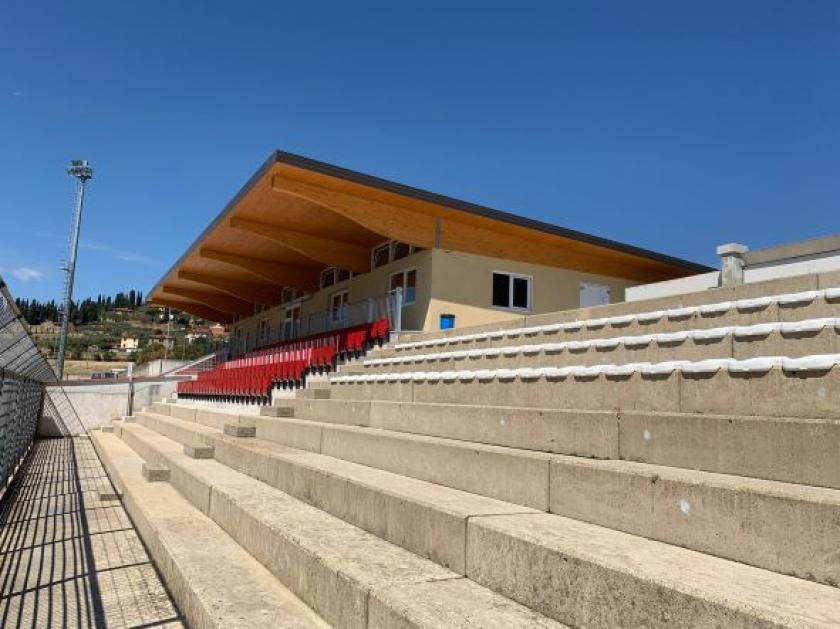 La nuova gradinata dello stadio di Castiglion Fiorentino è stata ...